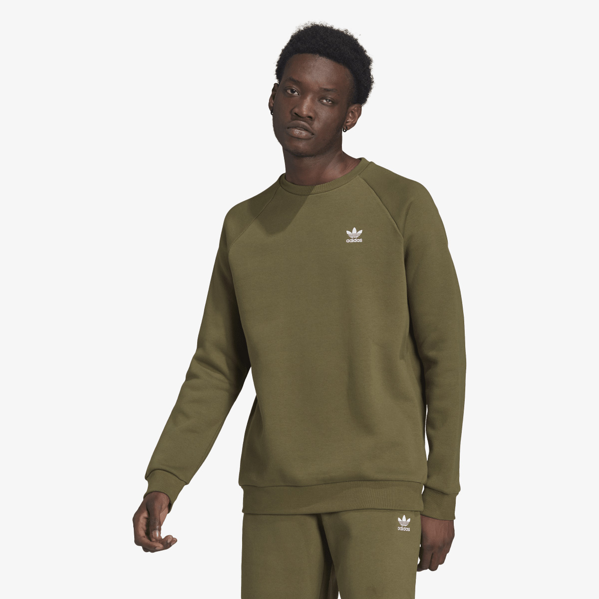 adidas ESSENTIAL CREW | Buzz Sneakers